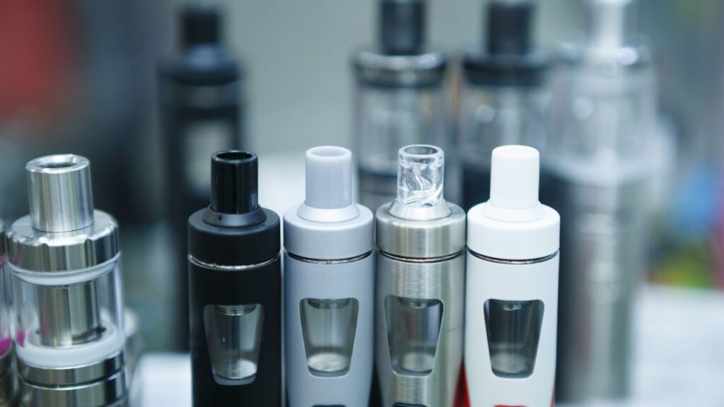 What Makes Compact Vaping Devices So Popular Today - ActWitty